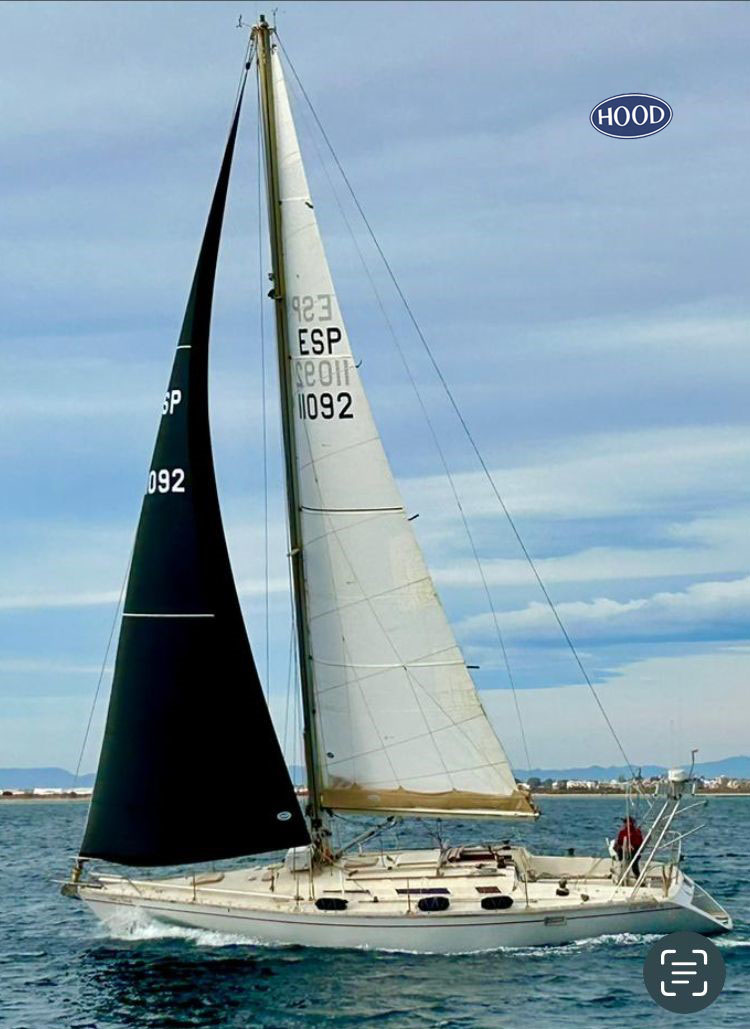 SUN LEGENDE 41 - Mayor y genova navegando - Hood Velas